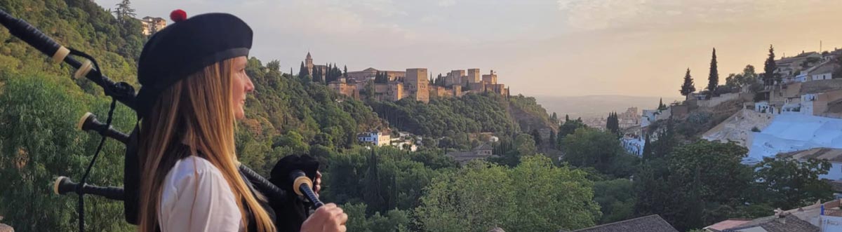 Contact - That Girl Piper